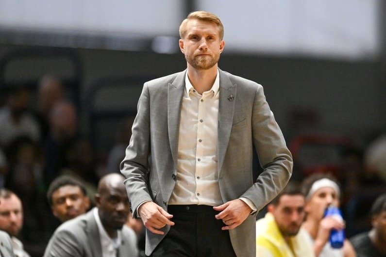 Tuomas Iisalo (coach de Paris) : "J’aimerais qu’on joue le basket du futur"