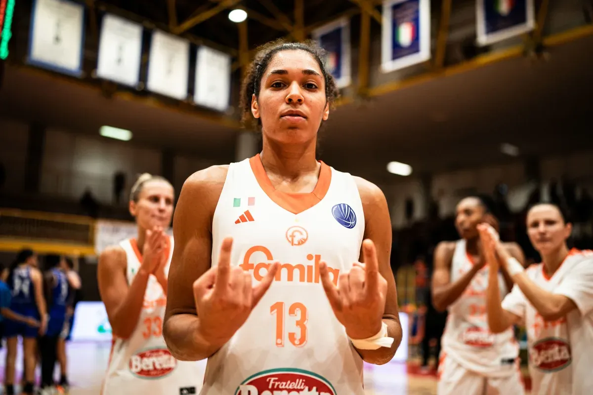 Euroleague féminine : Janelle Salaün frappe fort d'entrée