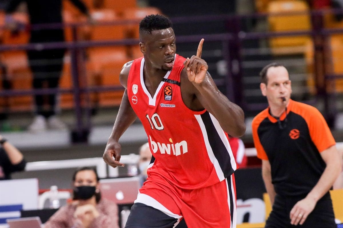 Grèce : Le Match 1 de la finale pour Olympiakos, Moustapha Fall en ...