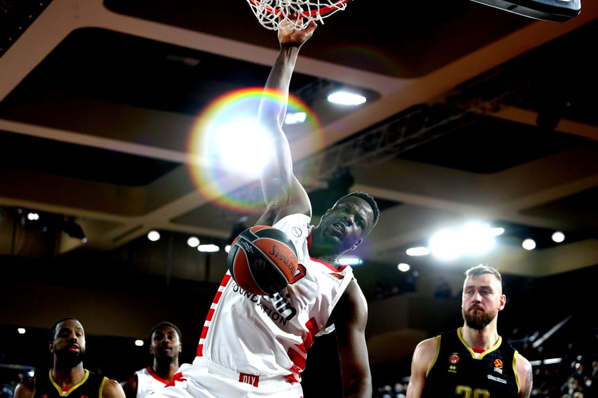 Vidéo : Moustapha Fall (Olympiakos), numéro 1 du top 10 des games 3 des ...