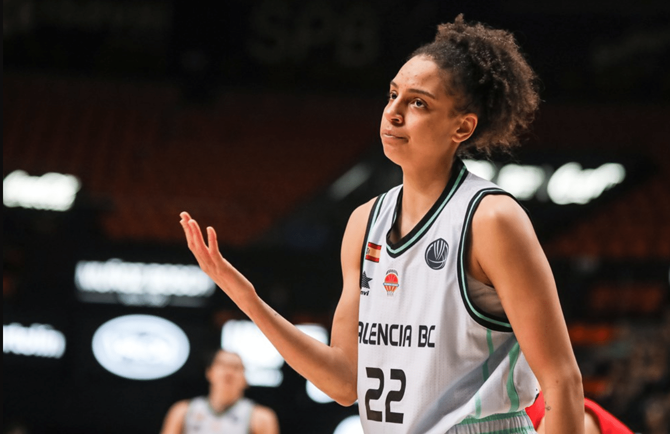 L’intérieure américaine Cierra Burdick renforce Basket Landes | Basket ...