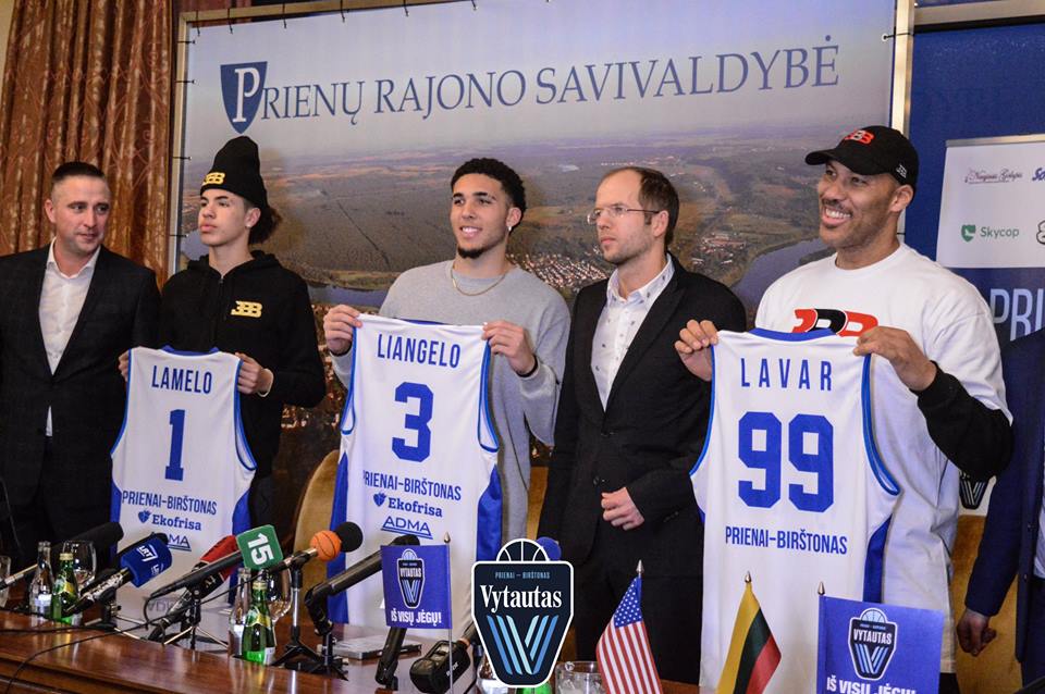 Le club lituanien de Prienai dézingue la famille Ball – Basket Europe