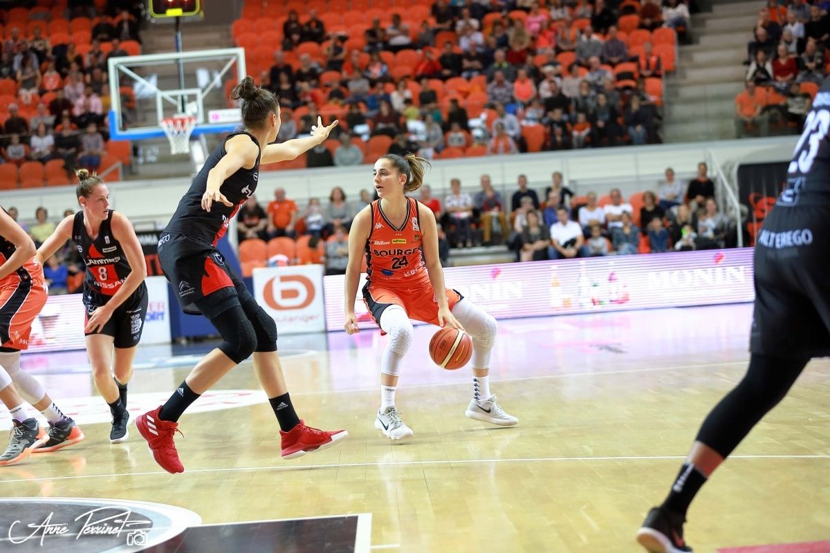 Vidéo : l’incroyable shoot de Lisa Berkani (Bourges) contre Villeneuve ...