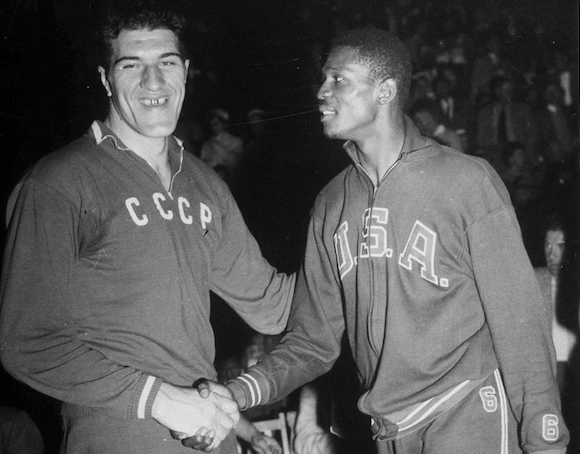 [REDIFF] Jānis Krūmiņš: Le premier géant européen – Basket Europe