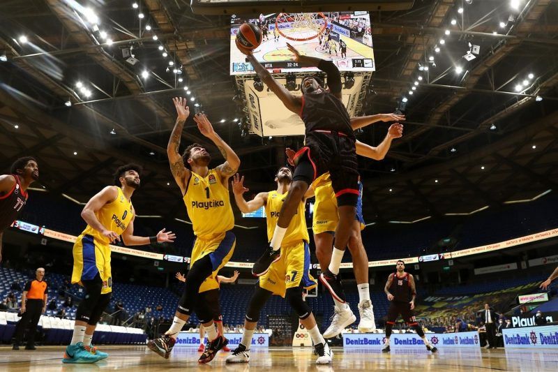 Octavius Ellis (Olympiakos) : « Moustapha Fall est l’un des meilleurs ...