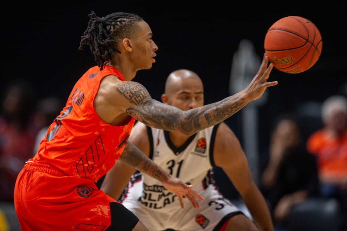 Vidéo : le shoot victorieux de Kyle Allman, qui permet à Paris de ...