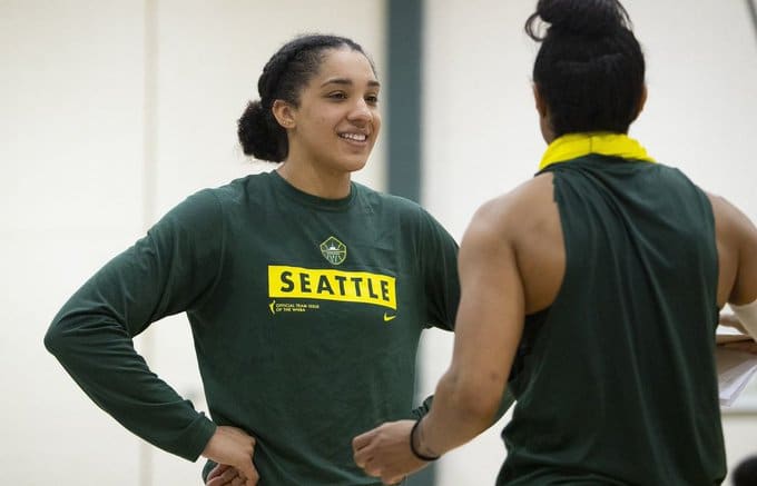 WNBA – Gabby Williams et son arrivée au Seattle Storm : « Je m’amuse ...