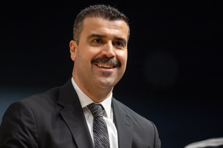 Officiel : Erdem Can est le nouveau coach de l’Anadolu Efes, pour deux ...