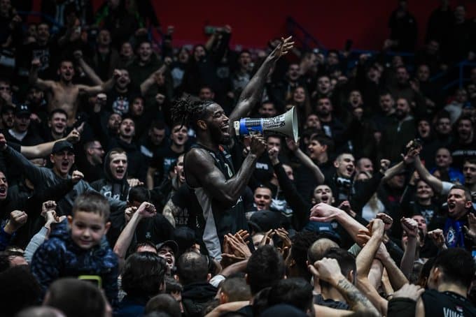 Vidéo : Mathias Lessort, l’ambianceur du Partizan Belgrade | Basket Europe Vidéo : Mathias Lessort, l’ambianceur du Partizan Belgrade | Basket Europe
