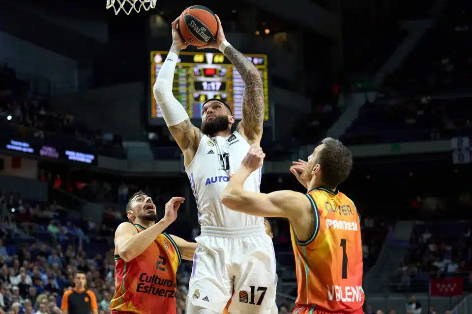Euroleague : Le Real Madrid l’emporte d’un fil sur Valence | Basket Europe