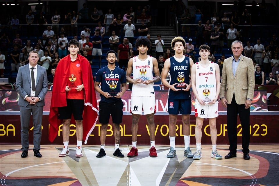 Coupe du monde U19 : Izan Almansa MVP, Zacharie Perrin dans le 5 All ...